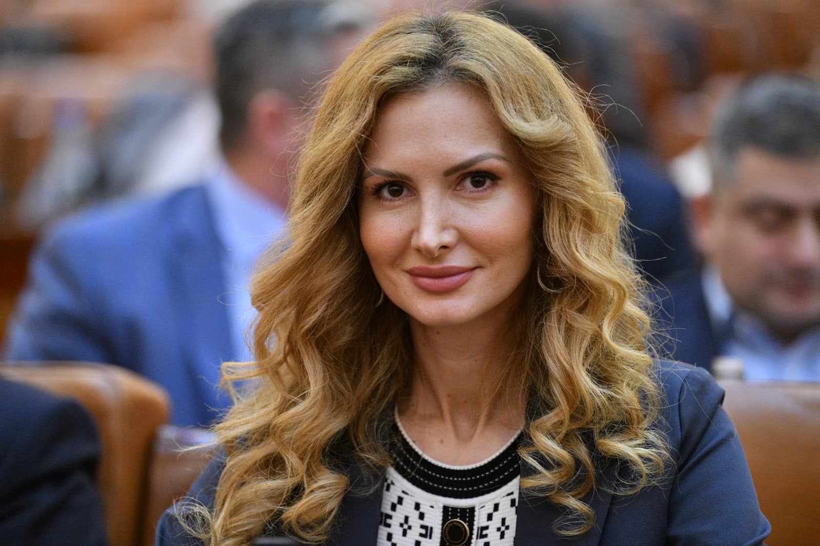 roman24 | Deputat Oana Bulai: Am reușit să trecem 2 amendamente ...