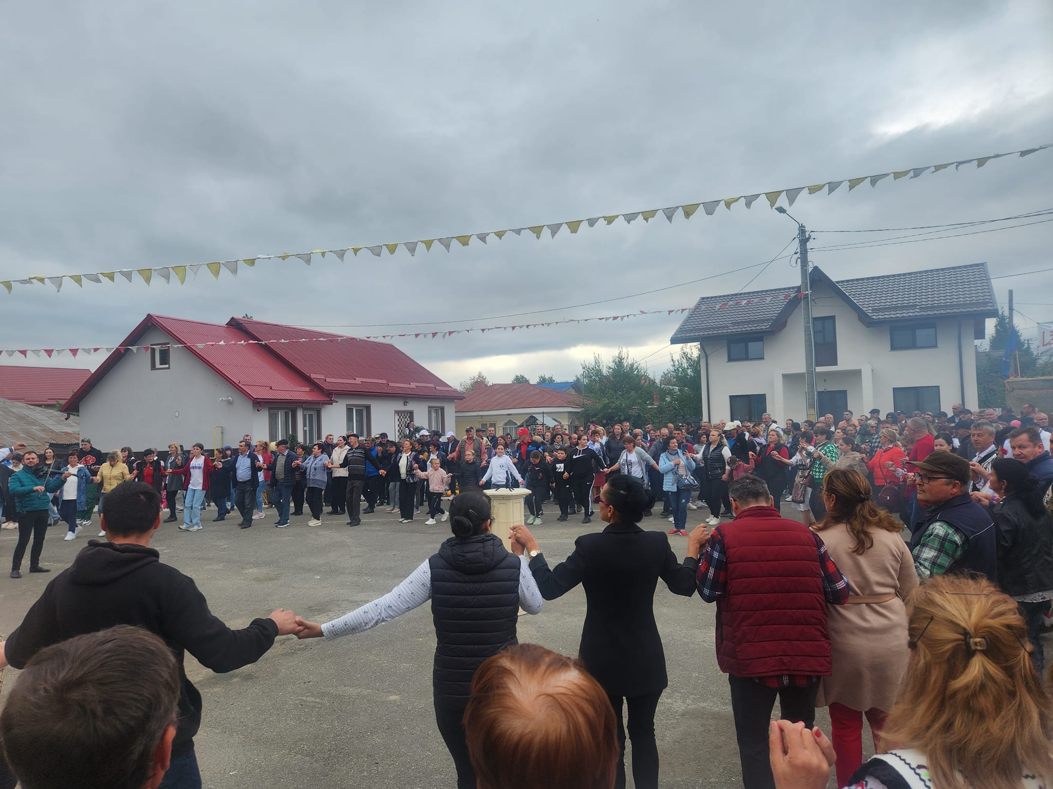 roman24 | Ziua recoltei la Sagna, un prilej de revenire la tradiții ...