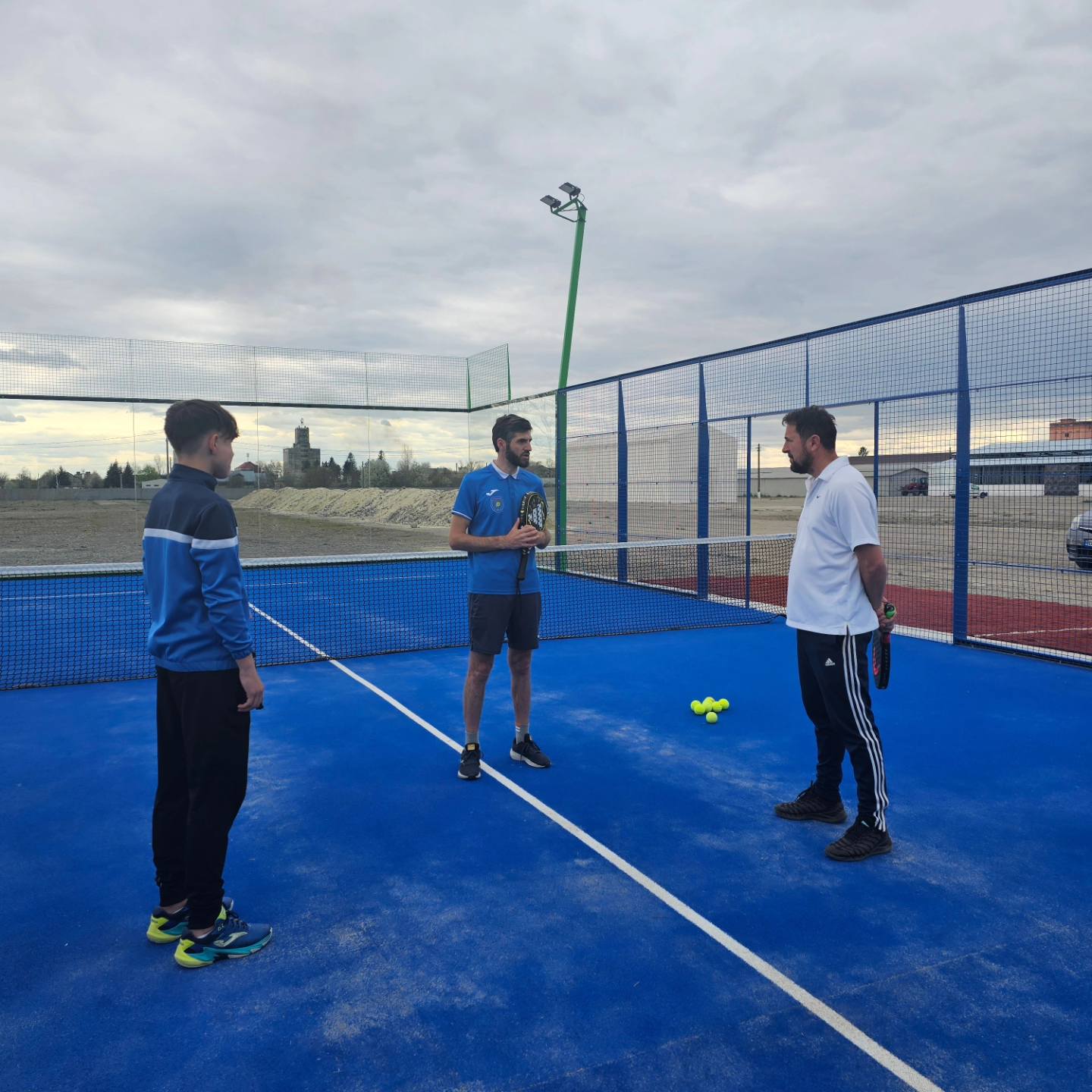 roman24 | Sesiune de Refresh în Instruirea Antrenorului de Padel Ionel ...