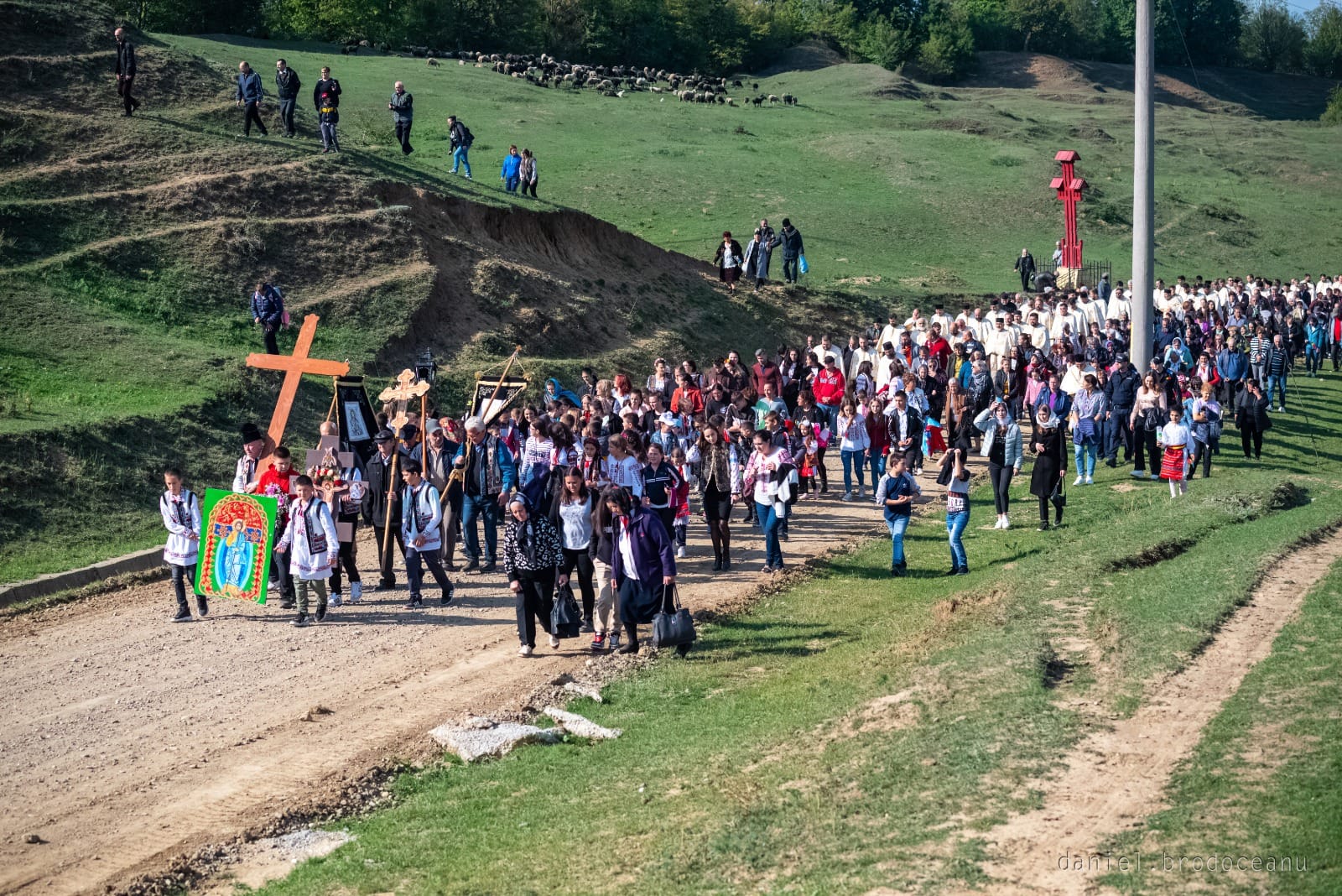 roman24 | Pelerinaj de Înălțarea Sfintei Cruci, organizat la Schitul Muncel, Ion Creangă