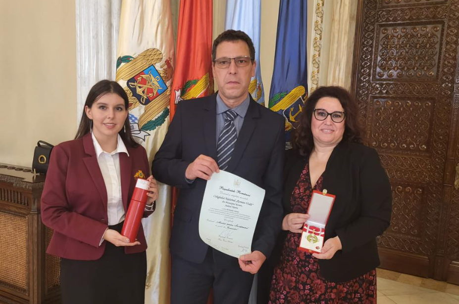 roman24 | Felicitări Colegiului Național „Roman-Vodă” pentru conferirea ...