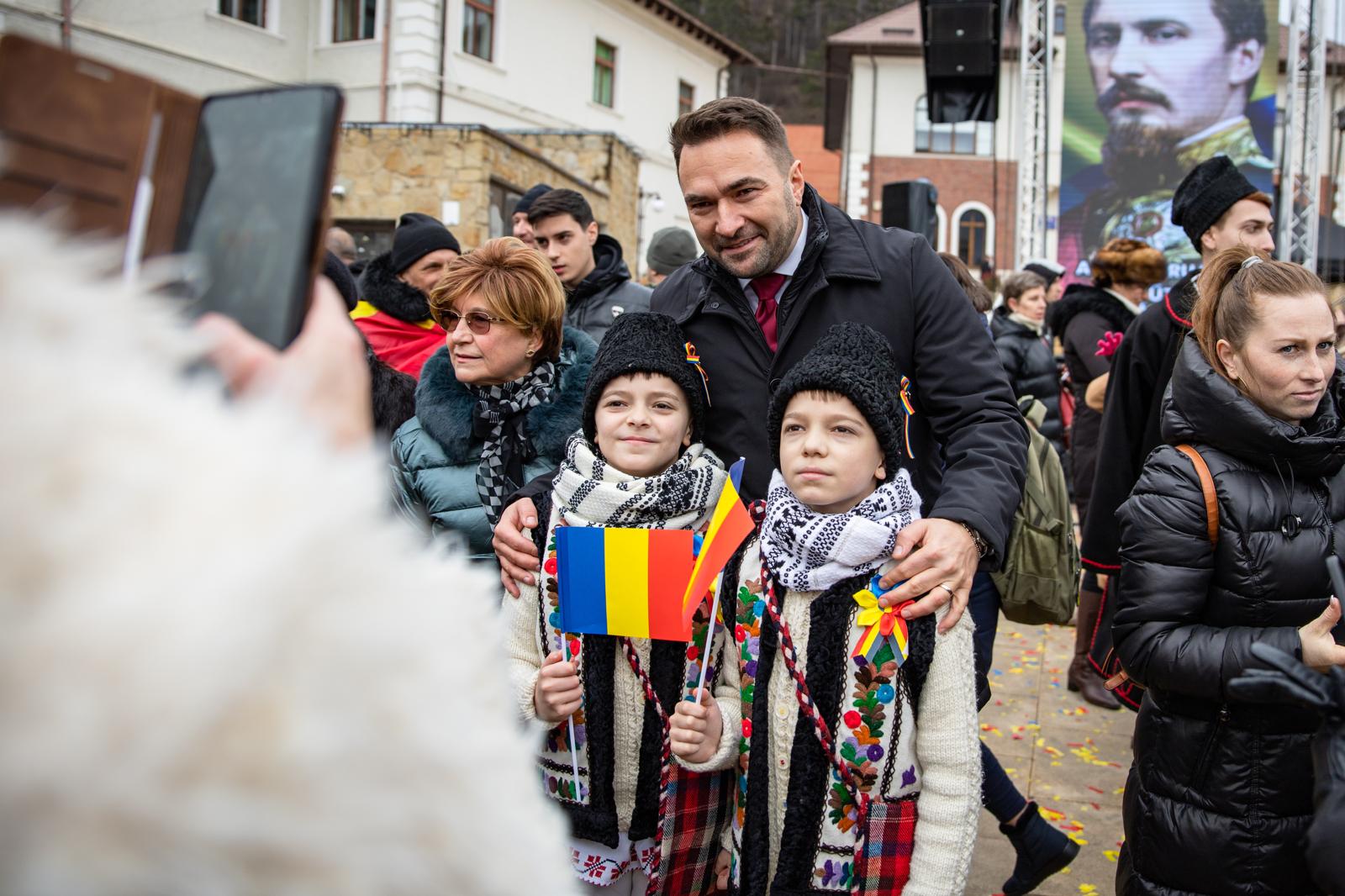 roman24 | 166 de ani de la Unirea Principatelor Române, sărbătoriți la Piatra-Neamț