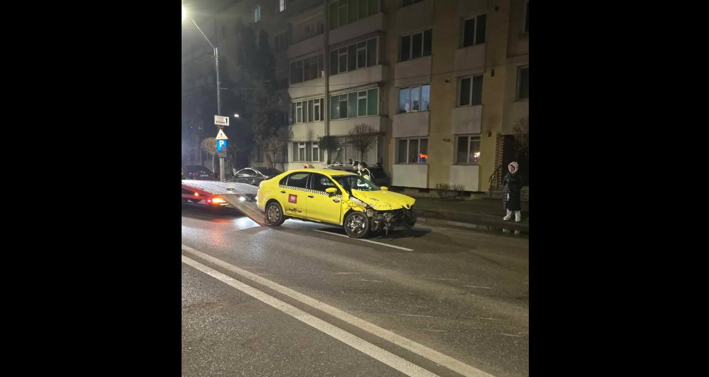 roman24 | Accident cu victime pe Bulevardul Roman Mușat din Roman