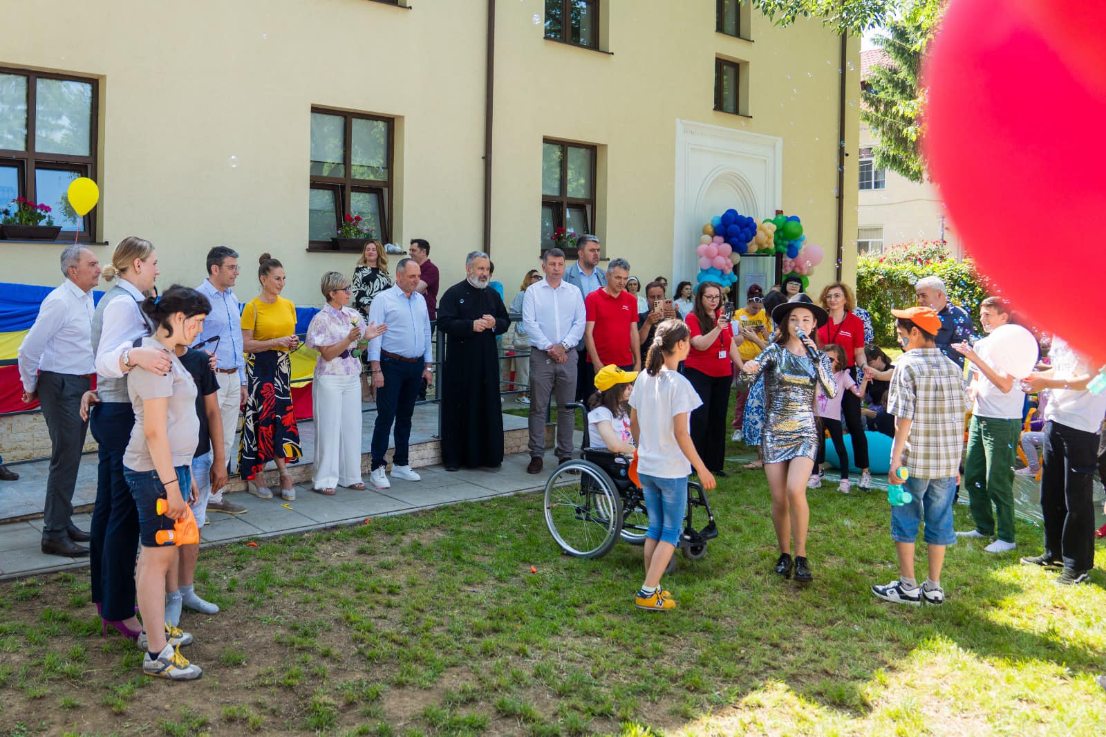 roman24 | Sprijin real pentru copiii cu dizabilități din Roman: Vizită ...